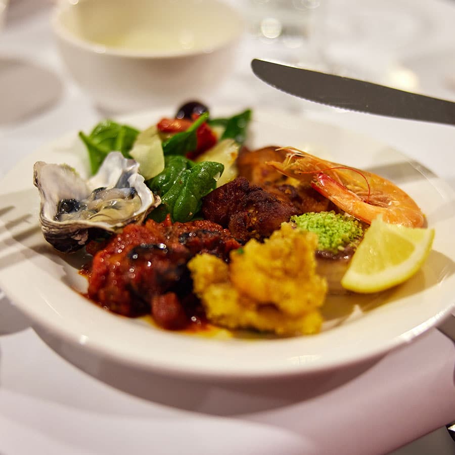Spirit of Cairns - Buffet Dinner Cruise